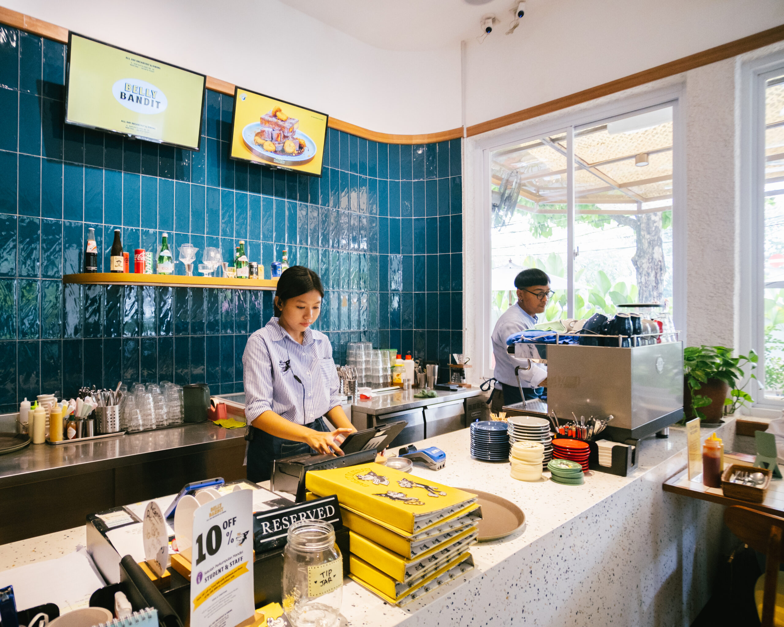 Eat Belly Bandit, Tempat Makan Burger Pet Friendly di Menteng | Brick ...